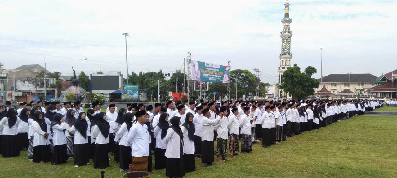 Upacara Bendera Hari Santri Nasional : Mengawal Indonesia Merdeka ...